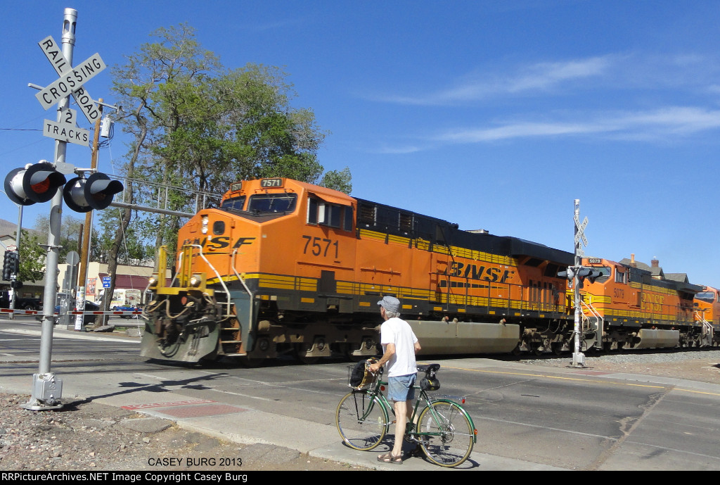 BNSF 7571